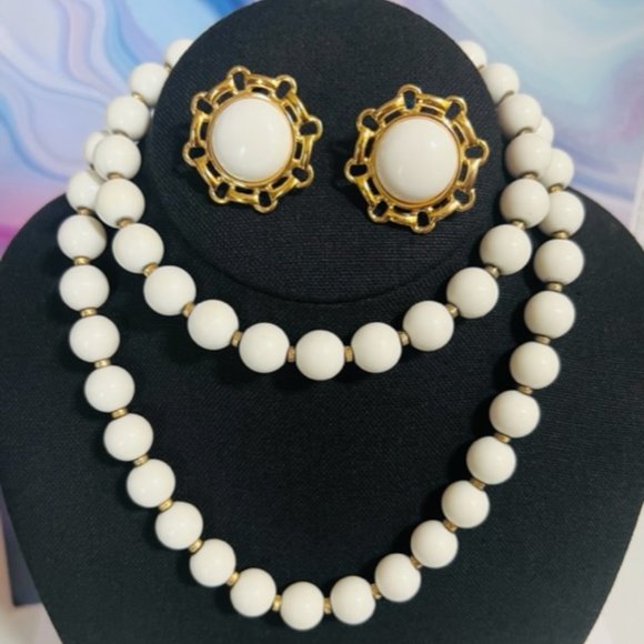 Monet | Jewelry | Vintage Signed Monet Set White Milk Beads Goldtone ...